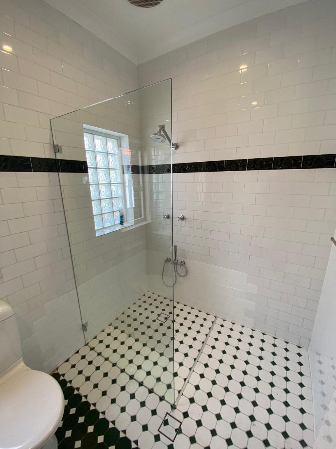 Frameless Fixed Panel Shower Screen – Cheapest Shower Screens