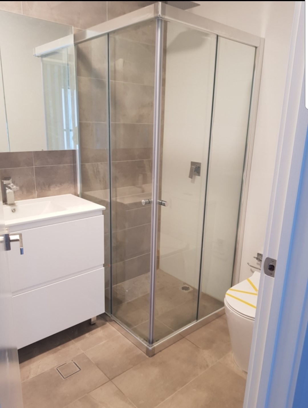 Double Entry Slider Shower Screen – Cheapest Shower Screens
