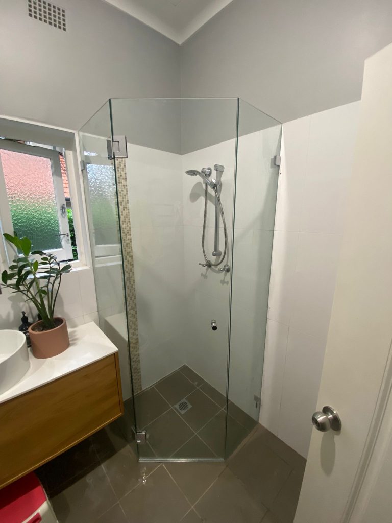 Frameless Splayed Shower Screens – Cheapest Shower Screens
