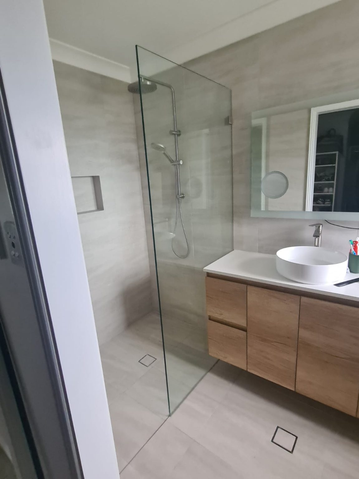 Frameless Fixed Panel Shower Screen – Cheapest Shower Screens